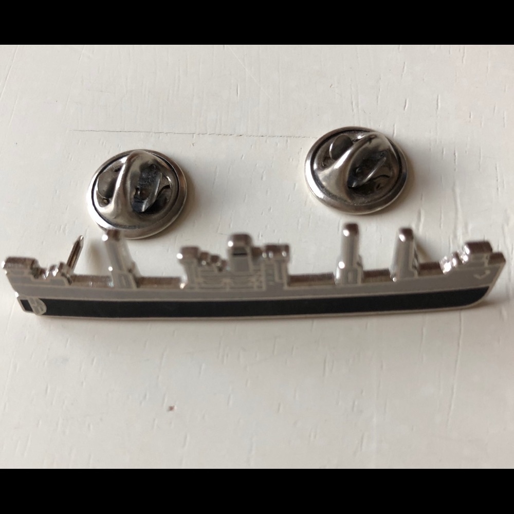 3 Historic Navy Class Of Ship Pins. - Gem